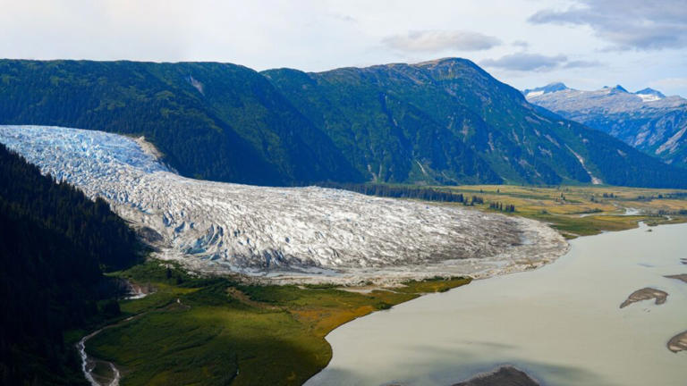 Alaska fall foliage cruises to take in September