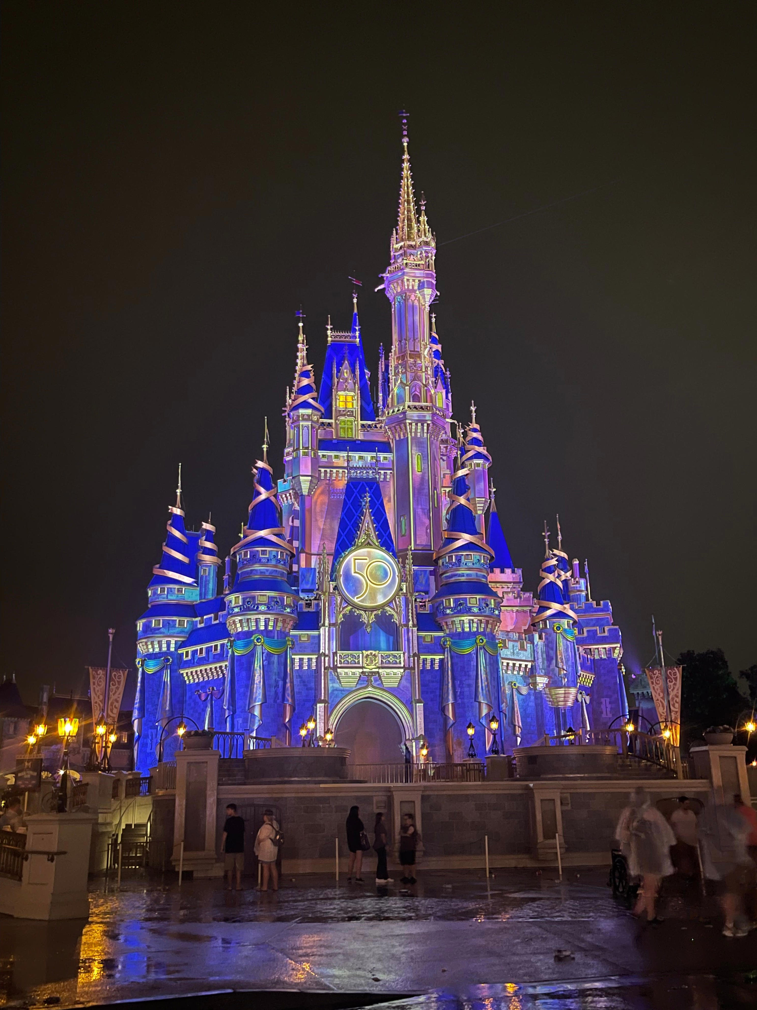 Disney World's Cinderella Castle to be repainted. See the rendering.