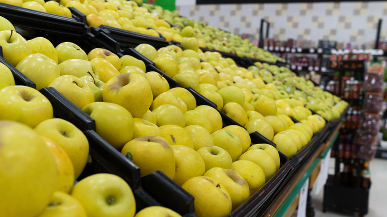 What Happened To The Supply Of Golden Delicious Apples?