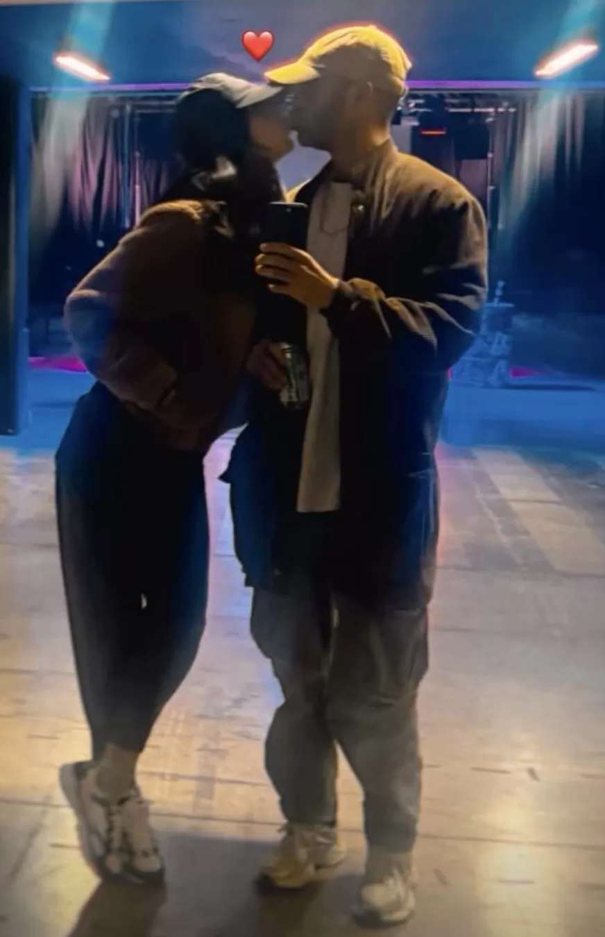 Actor de “Los Casablanca” acalla los rumores y se muestra con nueva pareja