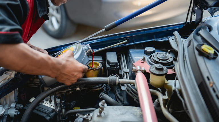 How To Check Power Steering Fluid (And How Often You Need To Change It)