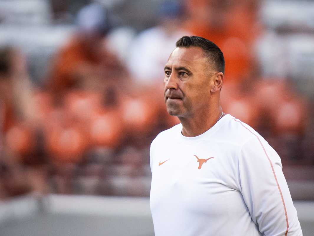Texas receives concerning message from 5-star WR as SEC rival pushes ...