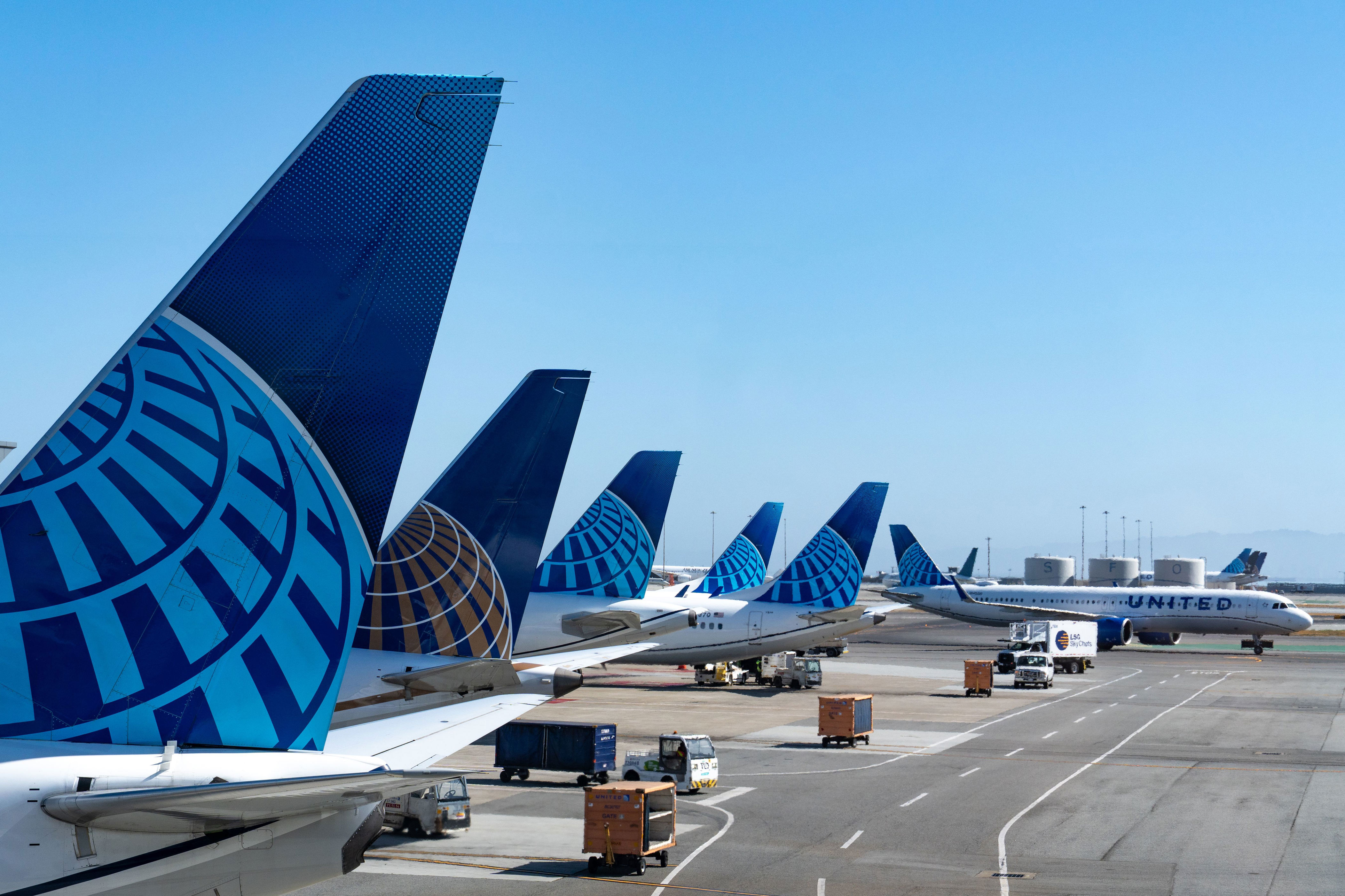 United plane hits tail of another plane while pushing back from gate at SFO