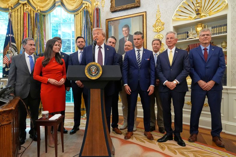 Donald Trump looks ‘rough’ and is 45 minutes late to first public ...