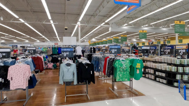 Walmart and Target accused of sneakily removing price tags amid tariff ...