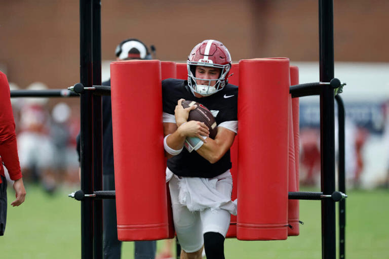 Practice Photos & Video: Alabama hits the field for first workout of ...