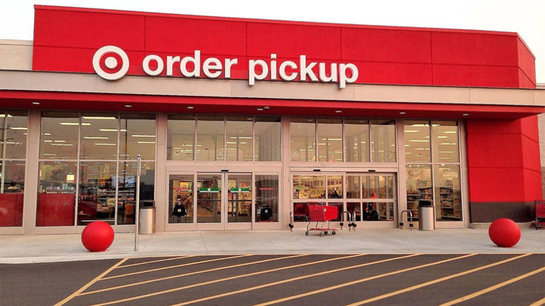 How Long Target Will Hold Your Grocery Pickup Order If You're Running Late