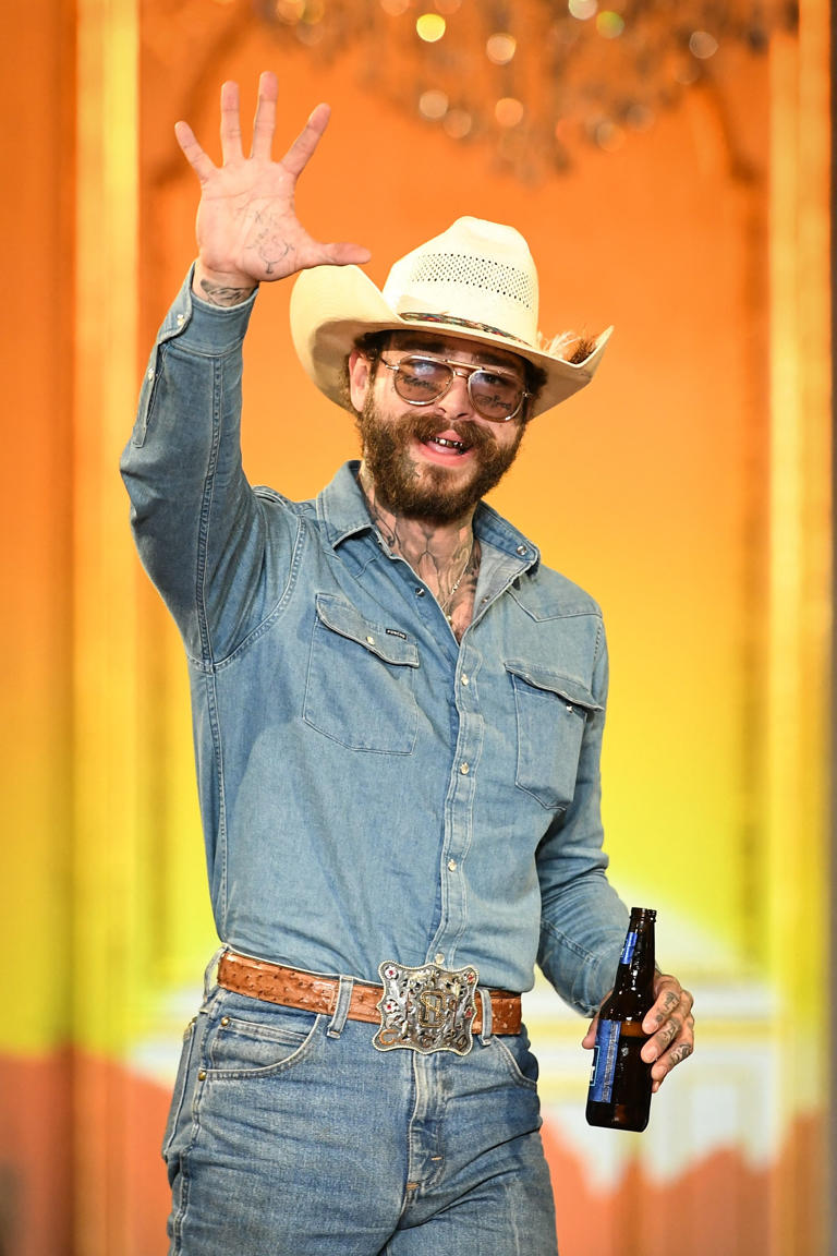 Post Malone’s first fashion show in Paris included a live horse on the ...