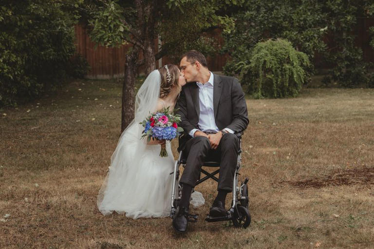 Surrey sweethearts marry after man's devastating brain tumour diagnosis