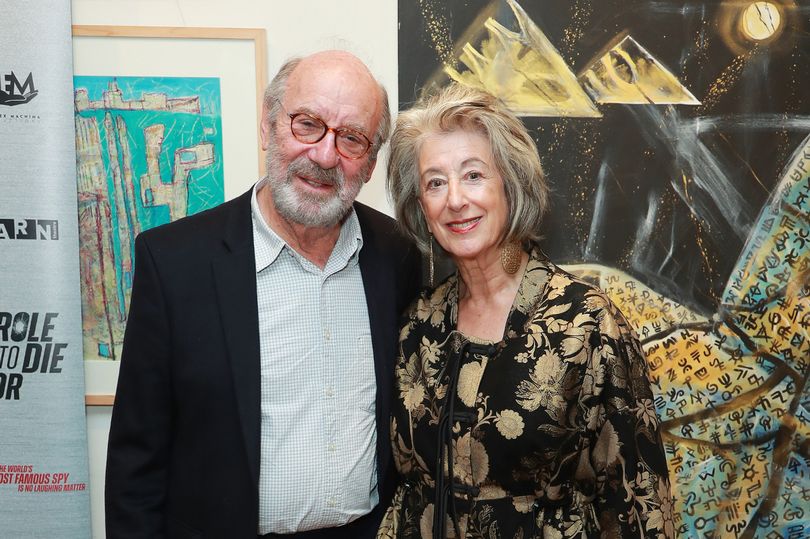 Coronation Street star Maureen Lipman's pal offers major wedding update ...