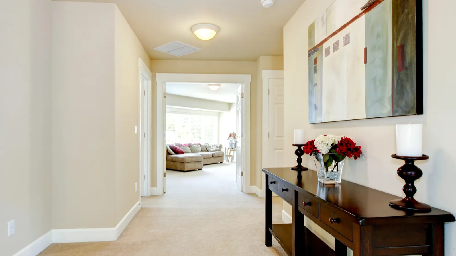 Hallway decor ideas that speak for themselves