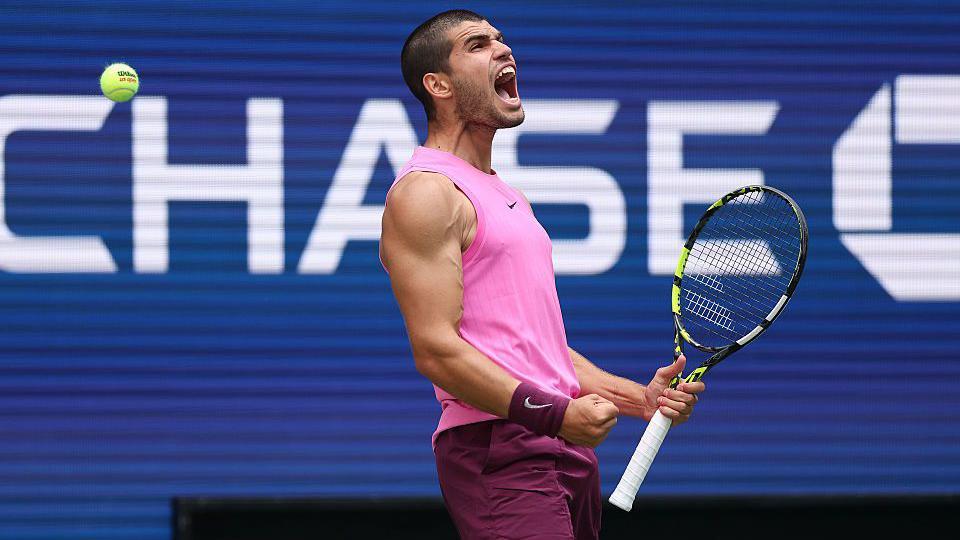 Sensational Alcaraz books US Open semi-final spot