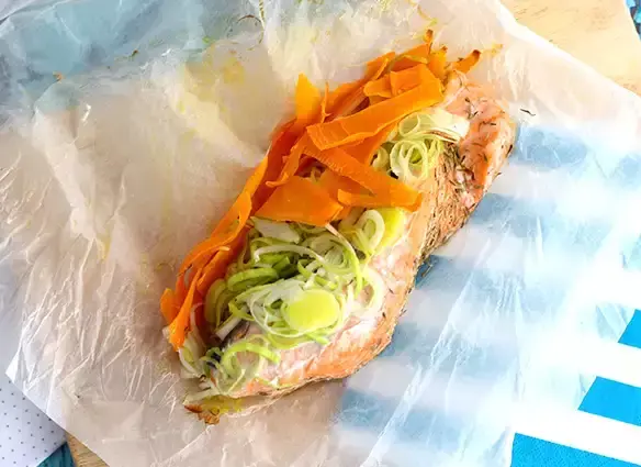 Papillote de salmón jugoso