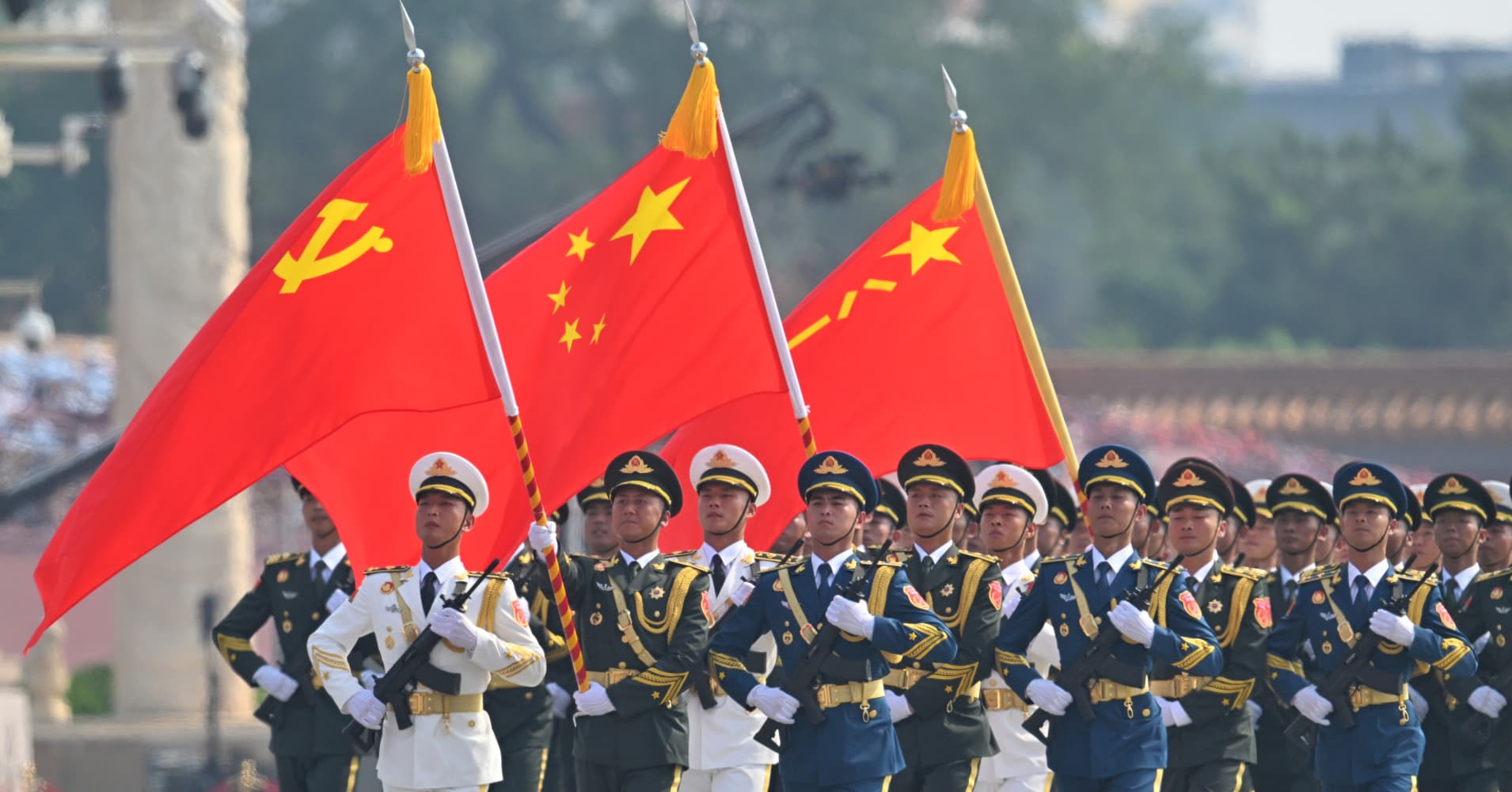 China's Xi says the world faces 'peace or war' as Trump claims Beijing ...