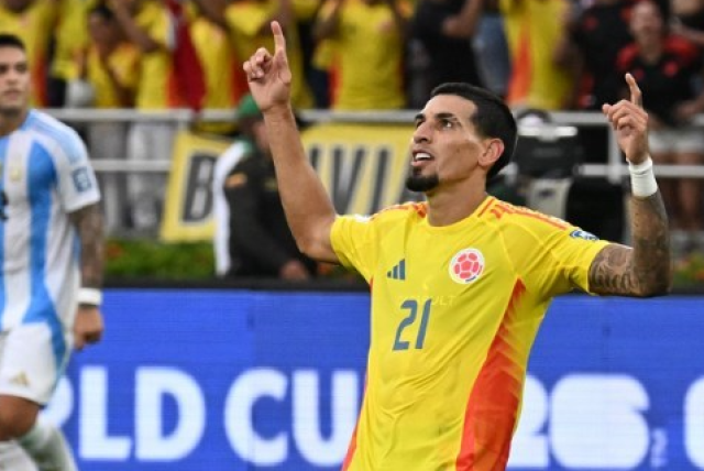 Daniel Muñoz palpitó amistosos de Colombia y se refirió a su futuro