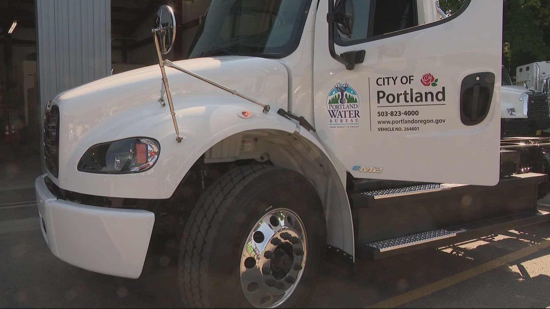 Portland gets first electric truck from Daimler North America