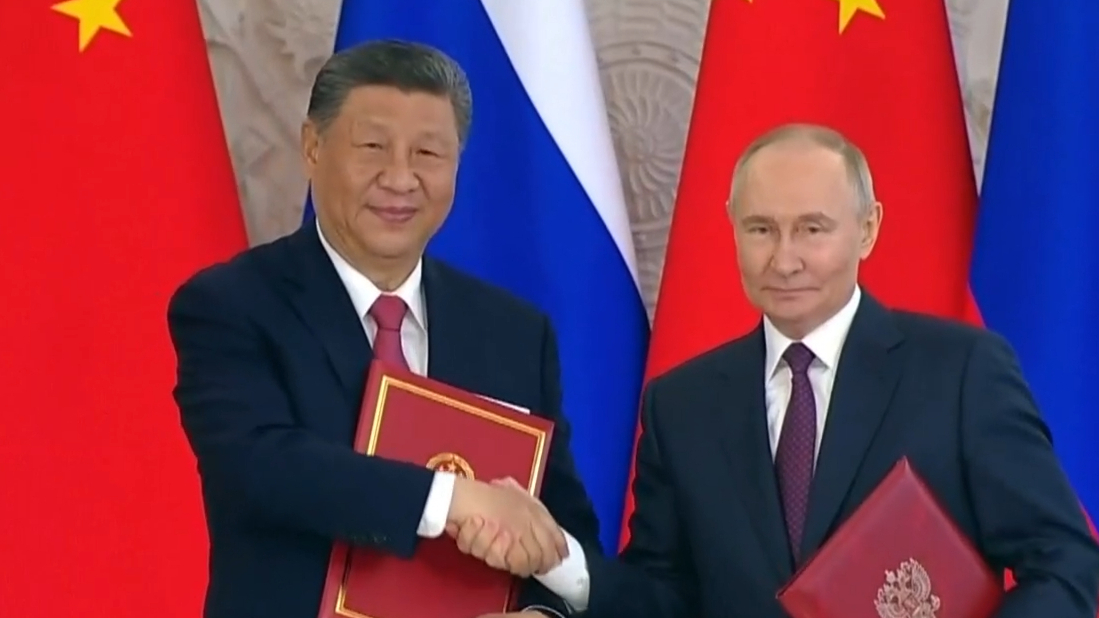 Former Aussie premiers join 'rogues' gallery' of dictators at Chinese ...