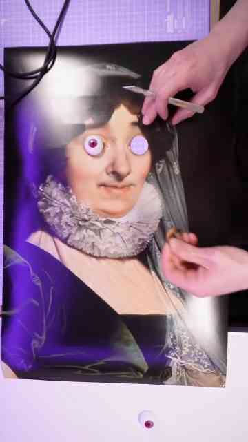 DIY animatronic haunted painting project