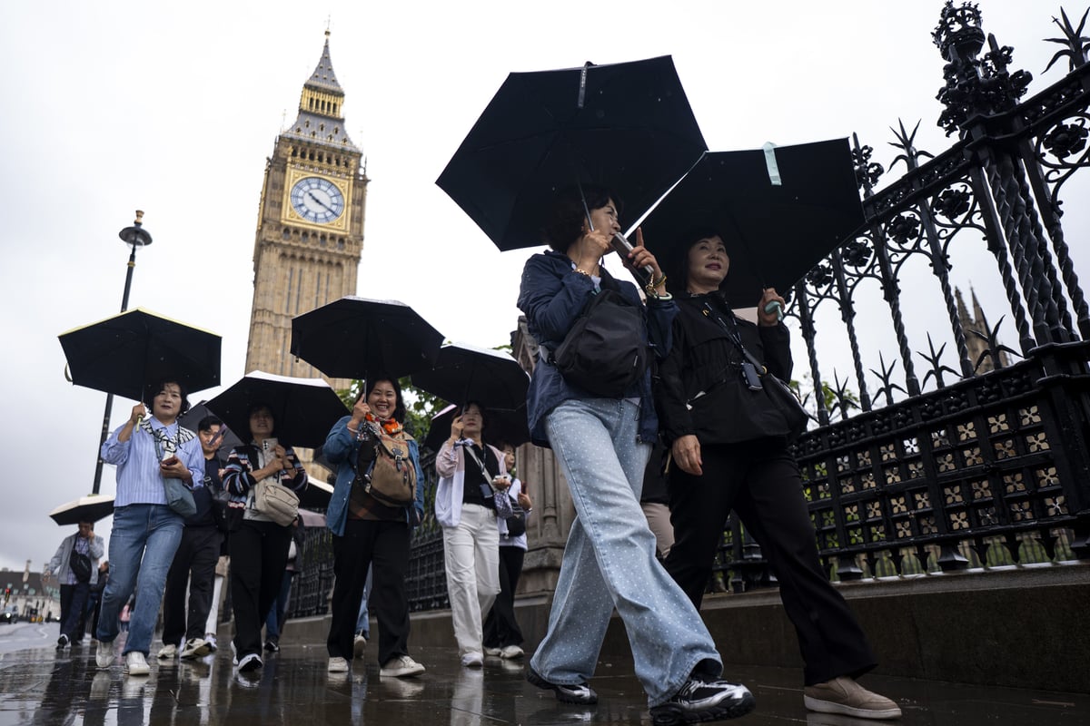Yellow warning for rain in force as heavy rain and strong winds forecast