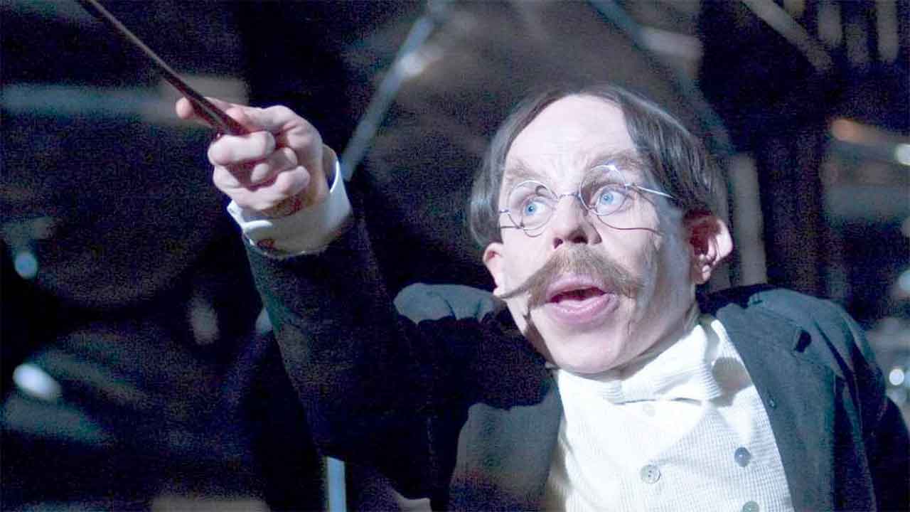 Warwick Davis vender tilbage som Professor Flitwick i “Harry Potter” tv ...