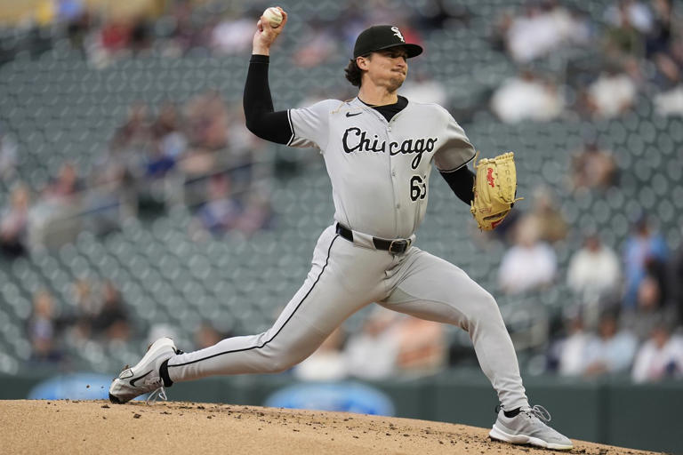 Benintendi's two-HR, four-hit day propels White Sox past Twins