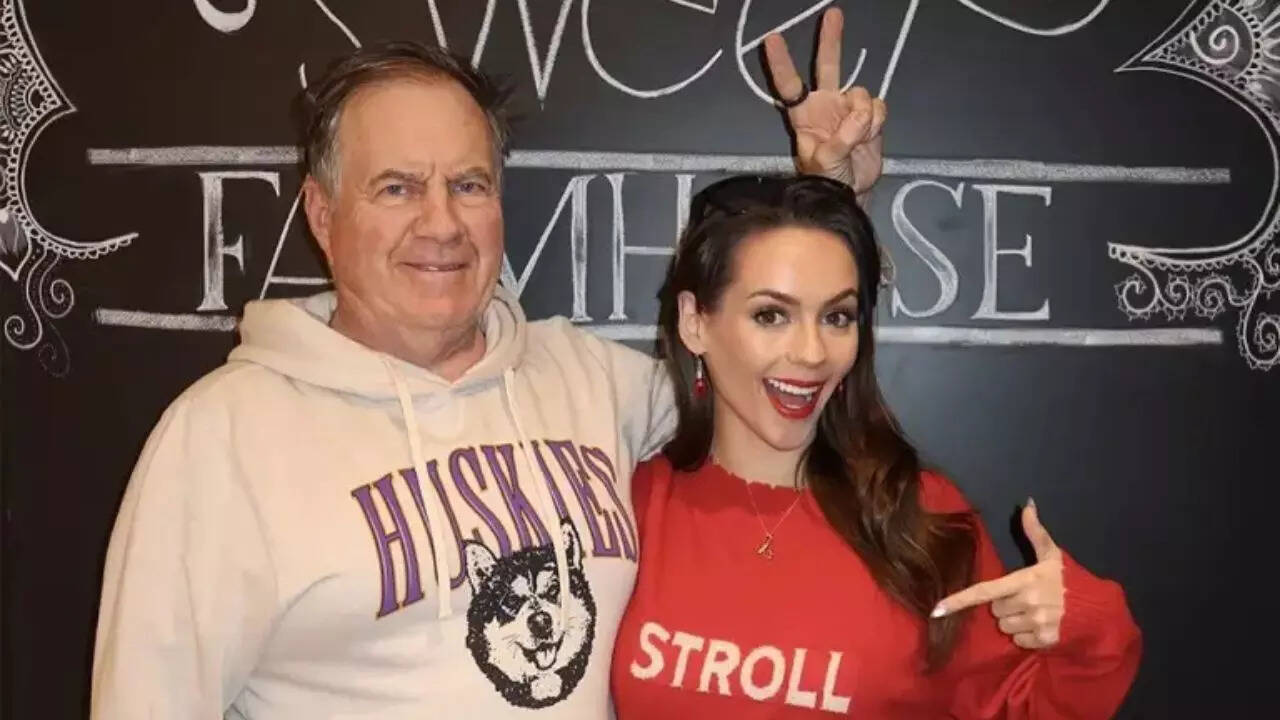 UNC fan’s cringeworthy Jordon Hudson sign overshadows Bill Belichick’s ...