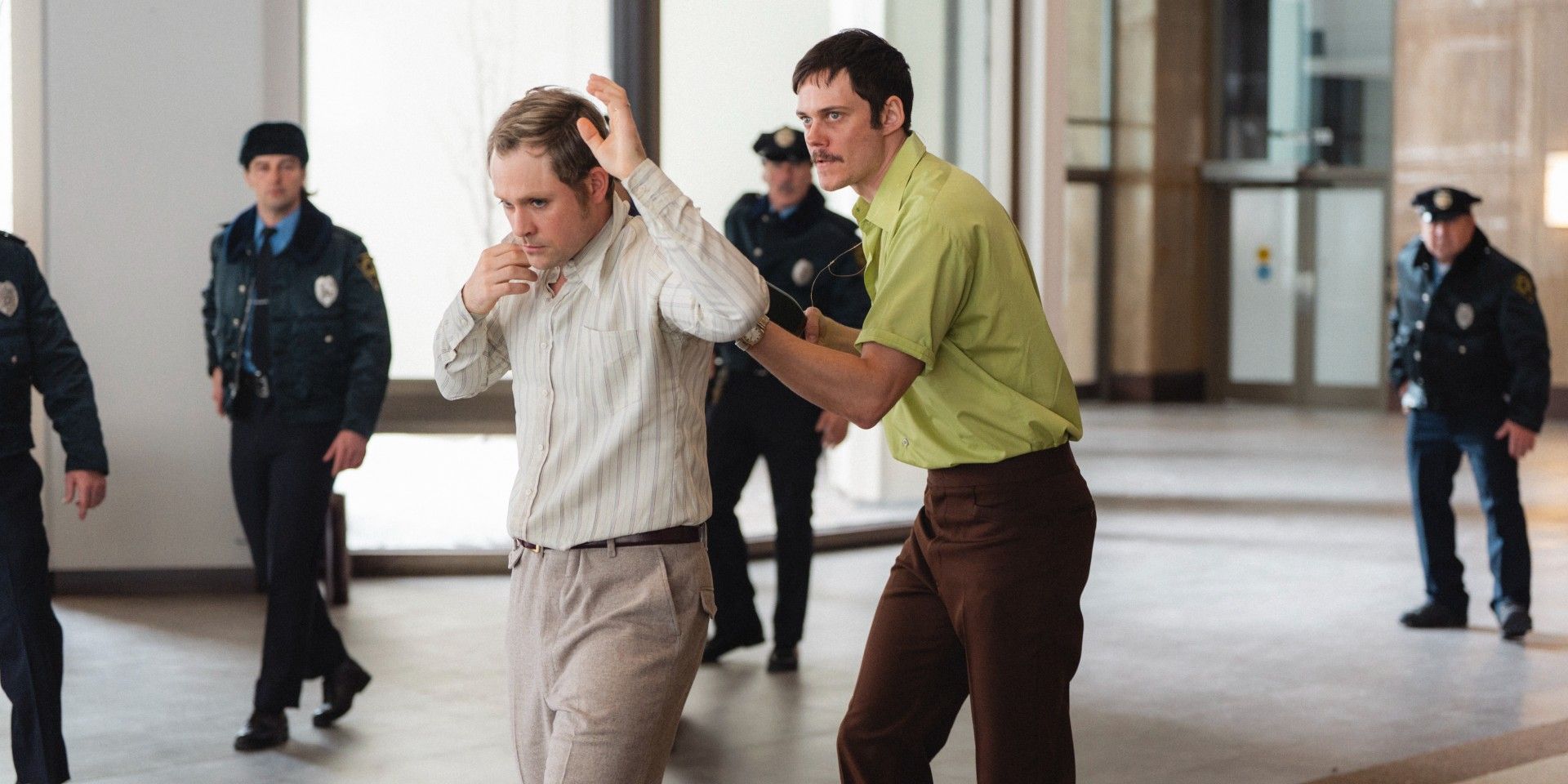 Dead Man's Wire review: Gus Van Sant's latest comedy is a hilarious ...