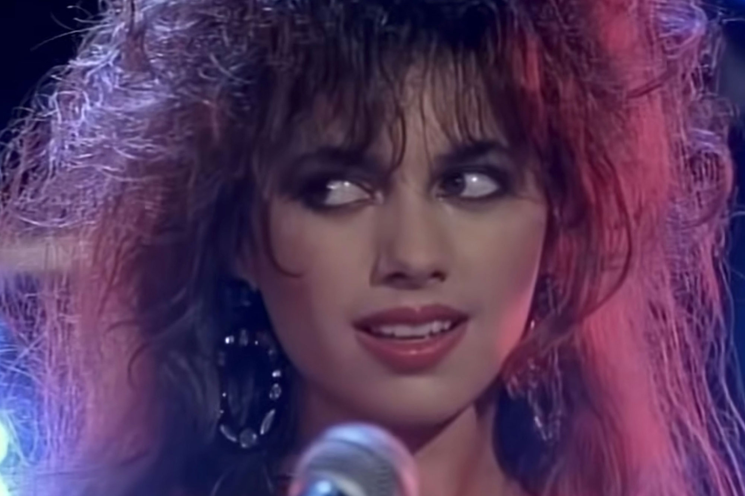 22 underrated singers who don't get enough love and recognition