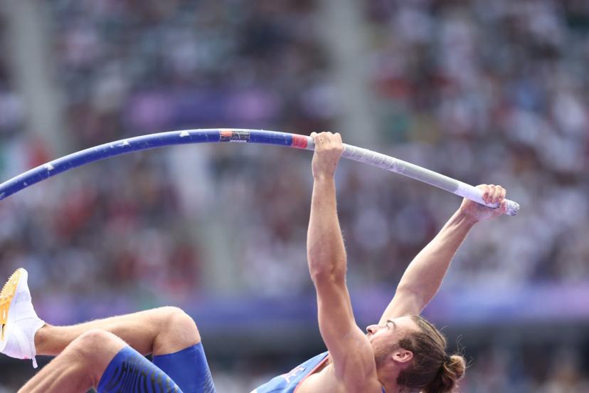 Robin Emig porte son record à 5,92 m lors du concours de Chiari