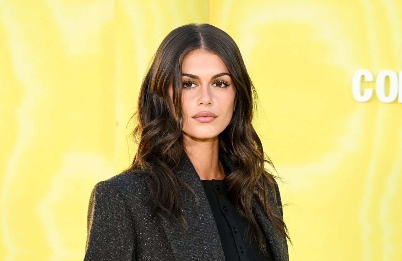 Kaia Gerber adopte la tendance maquillage star de l’automne