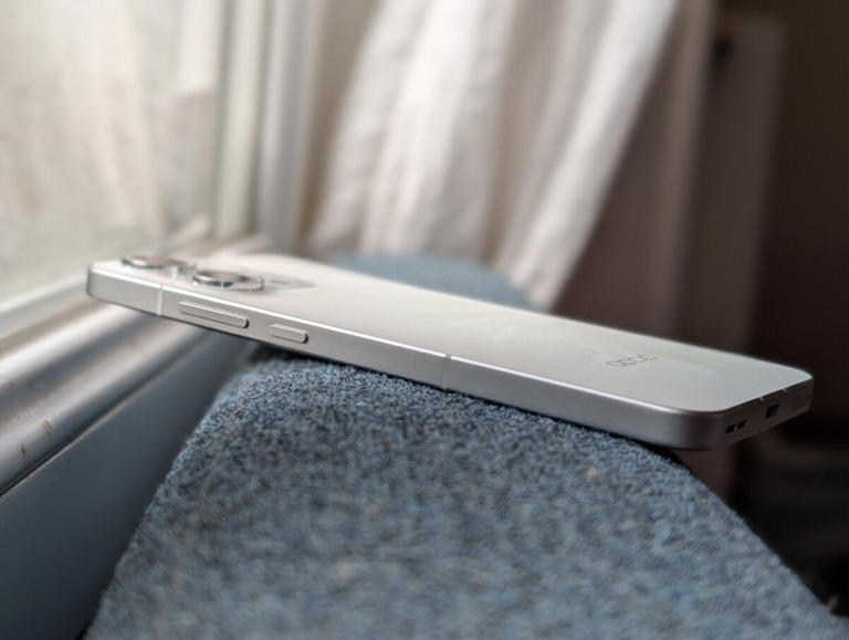 Nos premiers test du premier smartphone avec triple flash, l’Oppo Reno ...