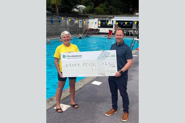 Housebuilder donates to Wiveliscombe community swimming pool