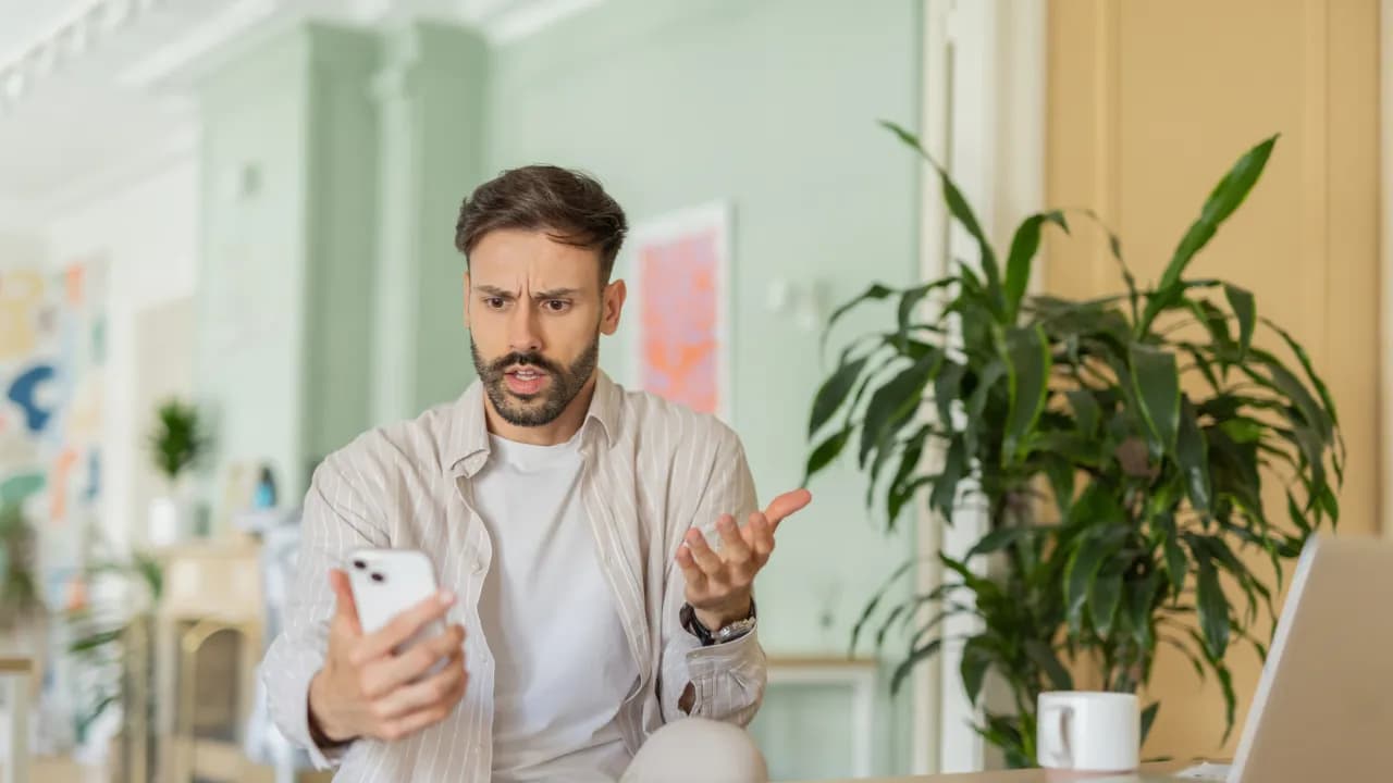 Gen Z Tightens Wallets: US Holiday Spending To Fall For First Time ...