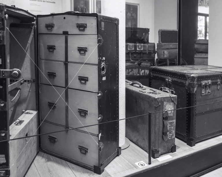 Deine Oma hat noch alte Koffer? An 4 Merkmalen erkennst du, ob sie ein ...