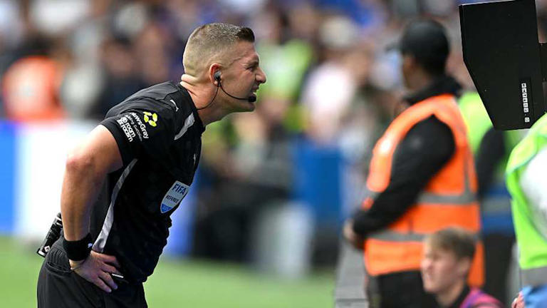 Premier League Referee Chief Gives Official Verdict on Controversial ...