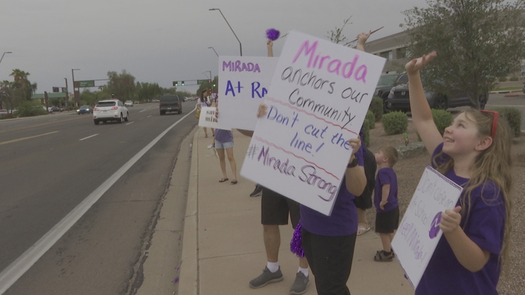 Parents and students protest Kyrene school closures as board determines ...