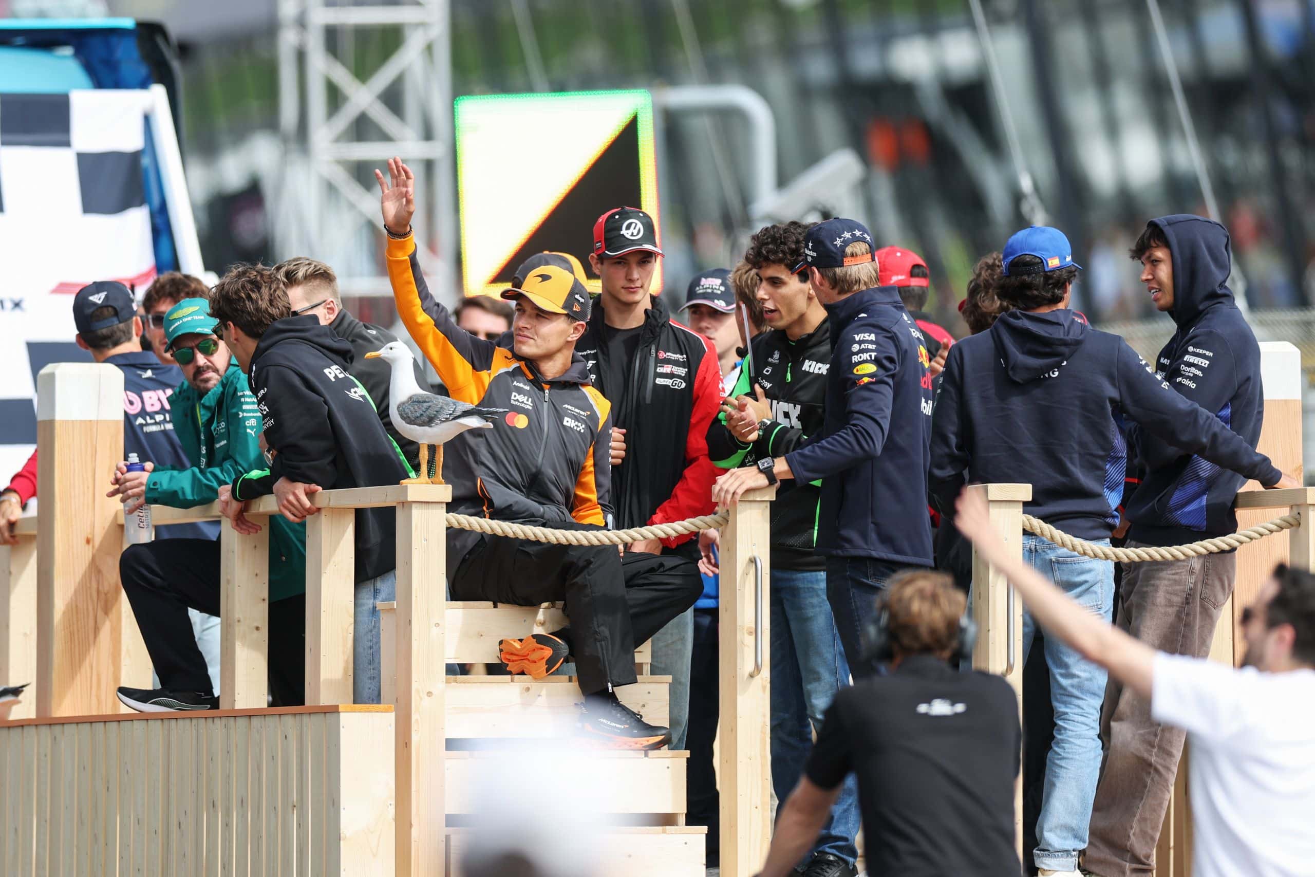 Who is the tallest F1 driver?