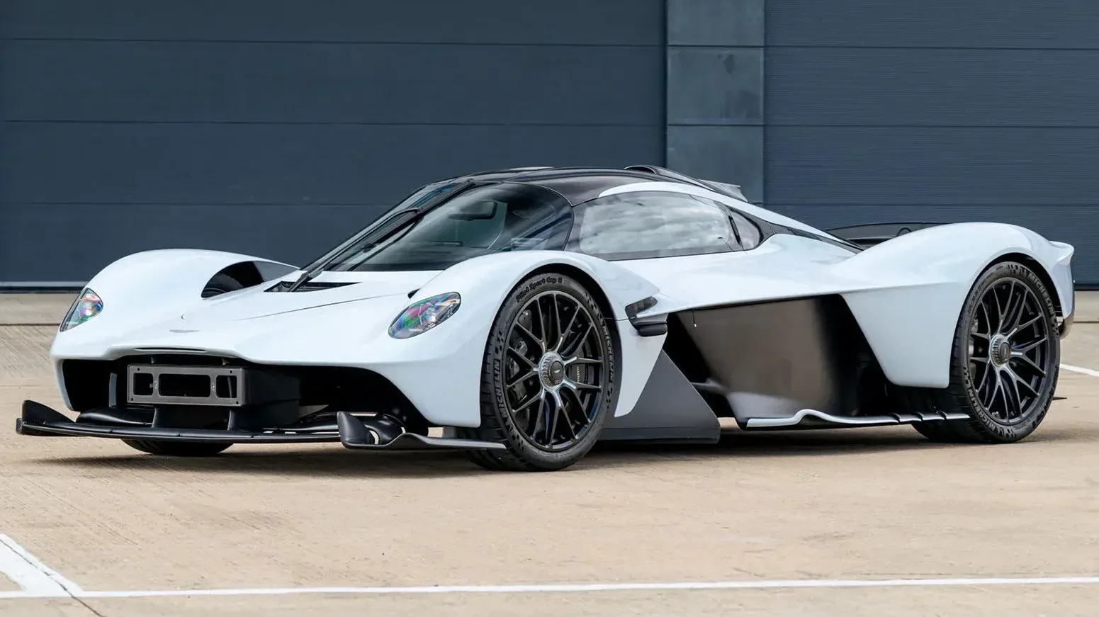 Ricciardo doet voor 2,4 miljoen afstand van uniek stukje Red Bull ...