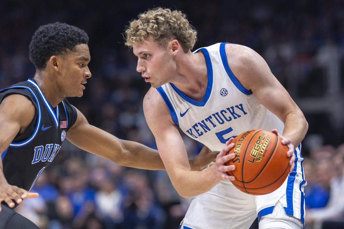 Who will get the fifth starting spot for Kentucky basketball this season?