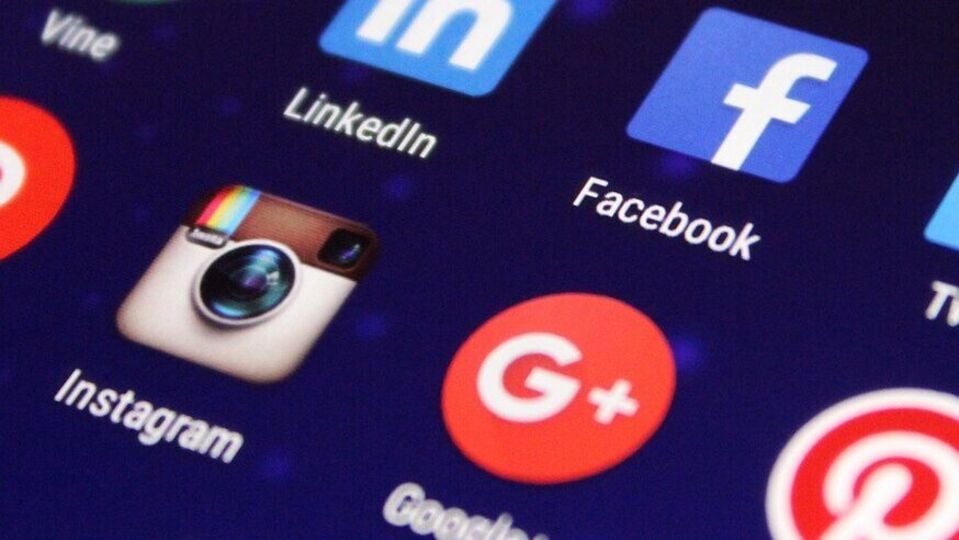 India's internet subscribers cross 100 crore, up 3.48% in March-June ...