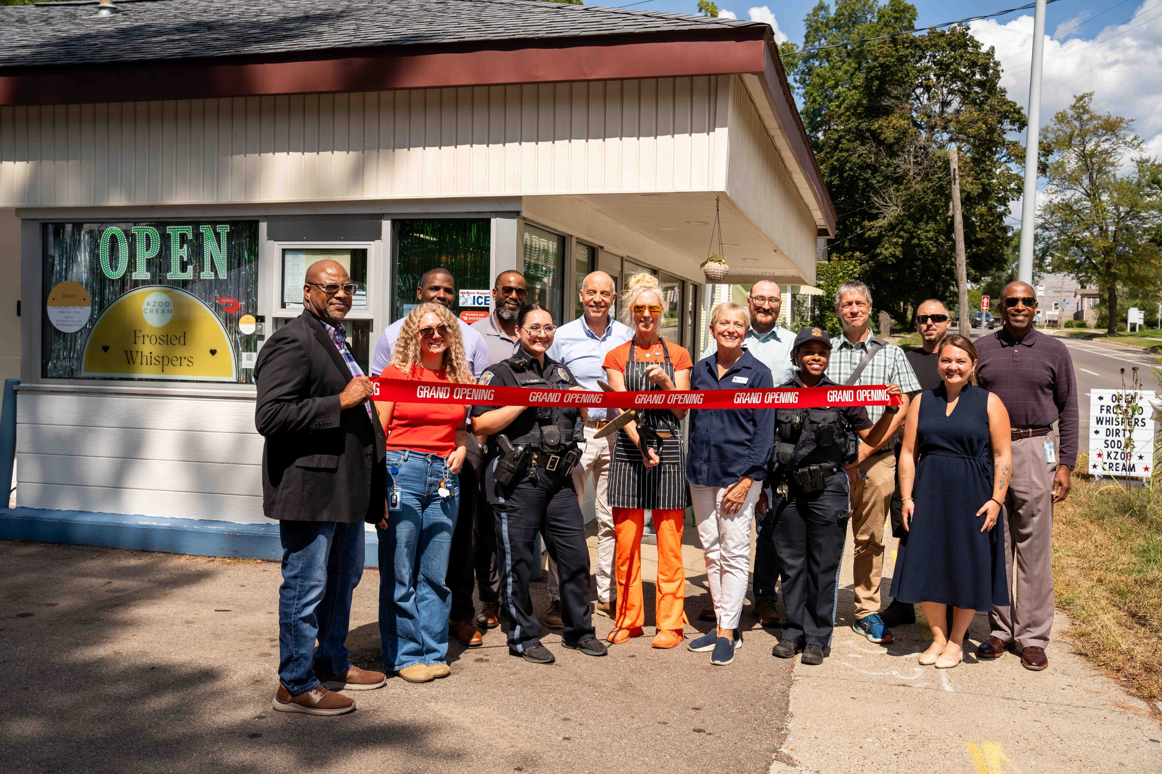 New cookie shop opens in Kalamazoo, features family’s secret recipe