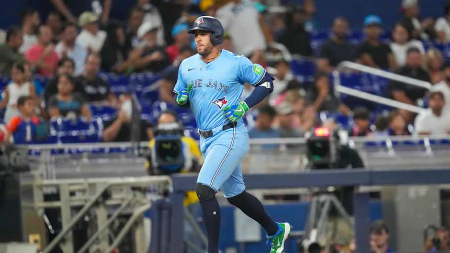 It's a record setting Springer Dinger in Cincinnati