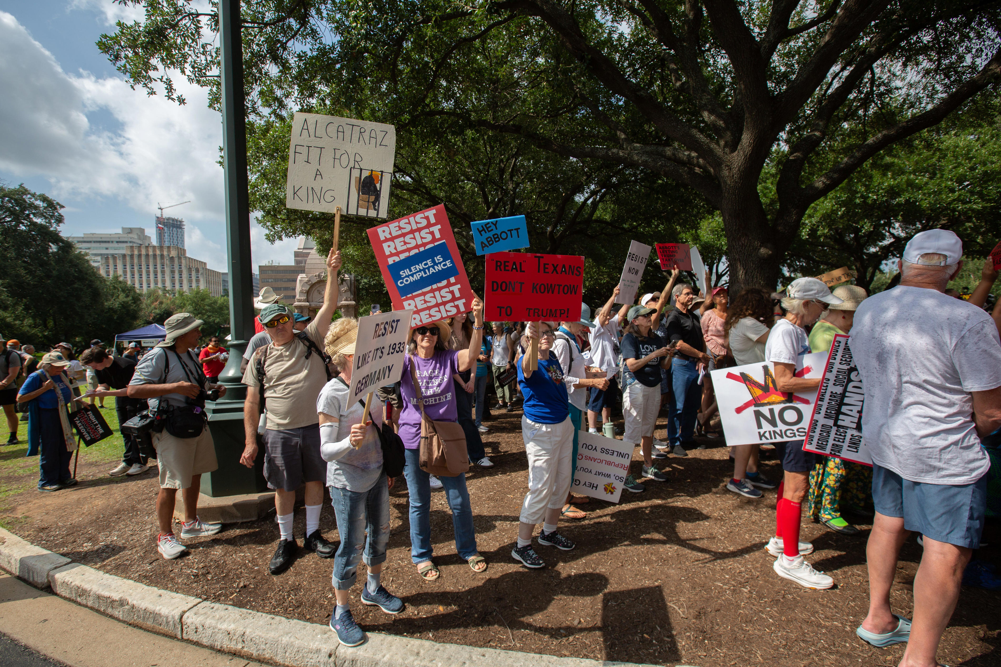 Most Texans say partisan redistricting is a major problem, new survey finds