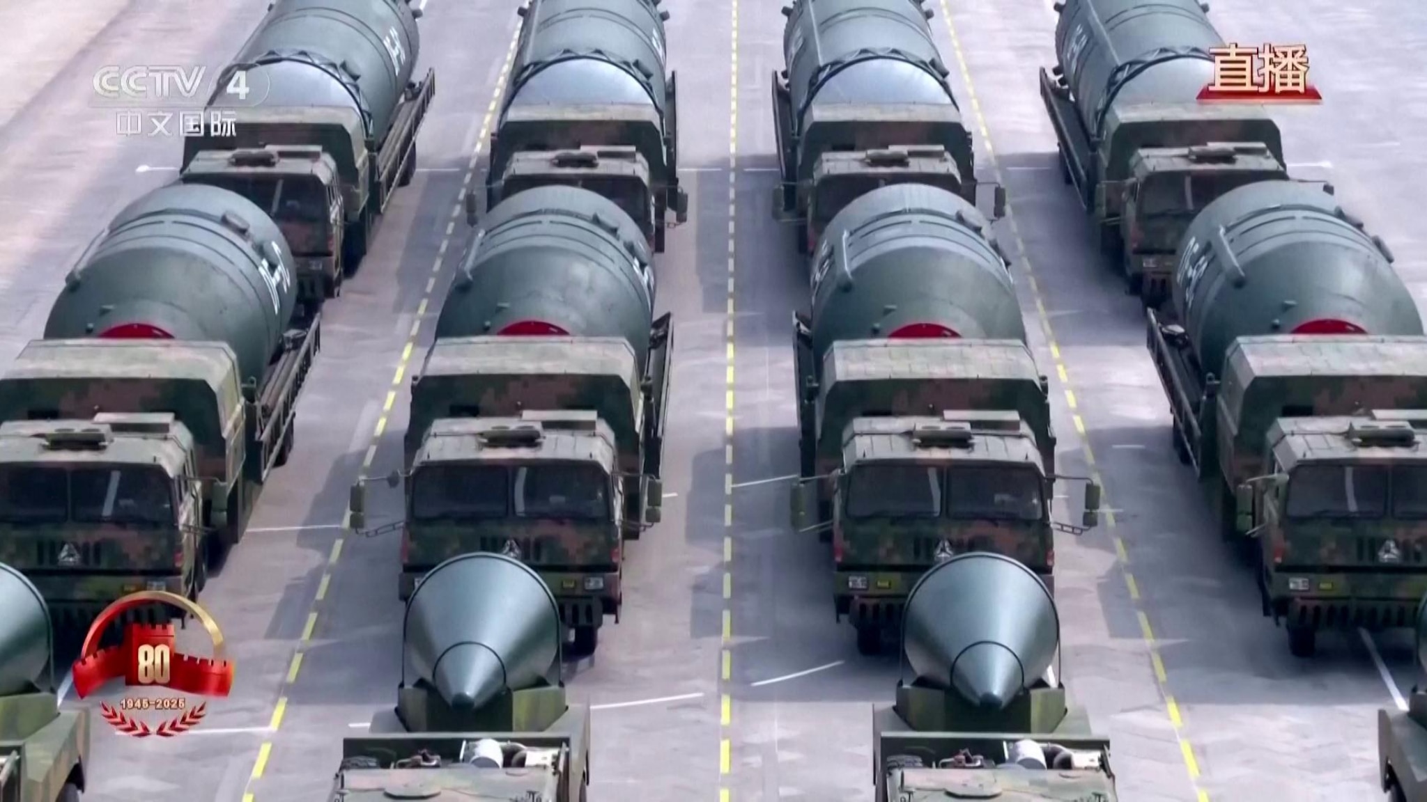 Pechino esibisce il nuovo missile intercontinentale nucleare alla ...