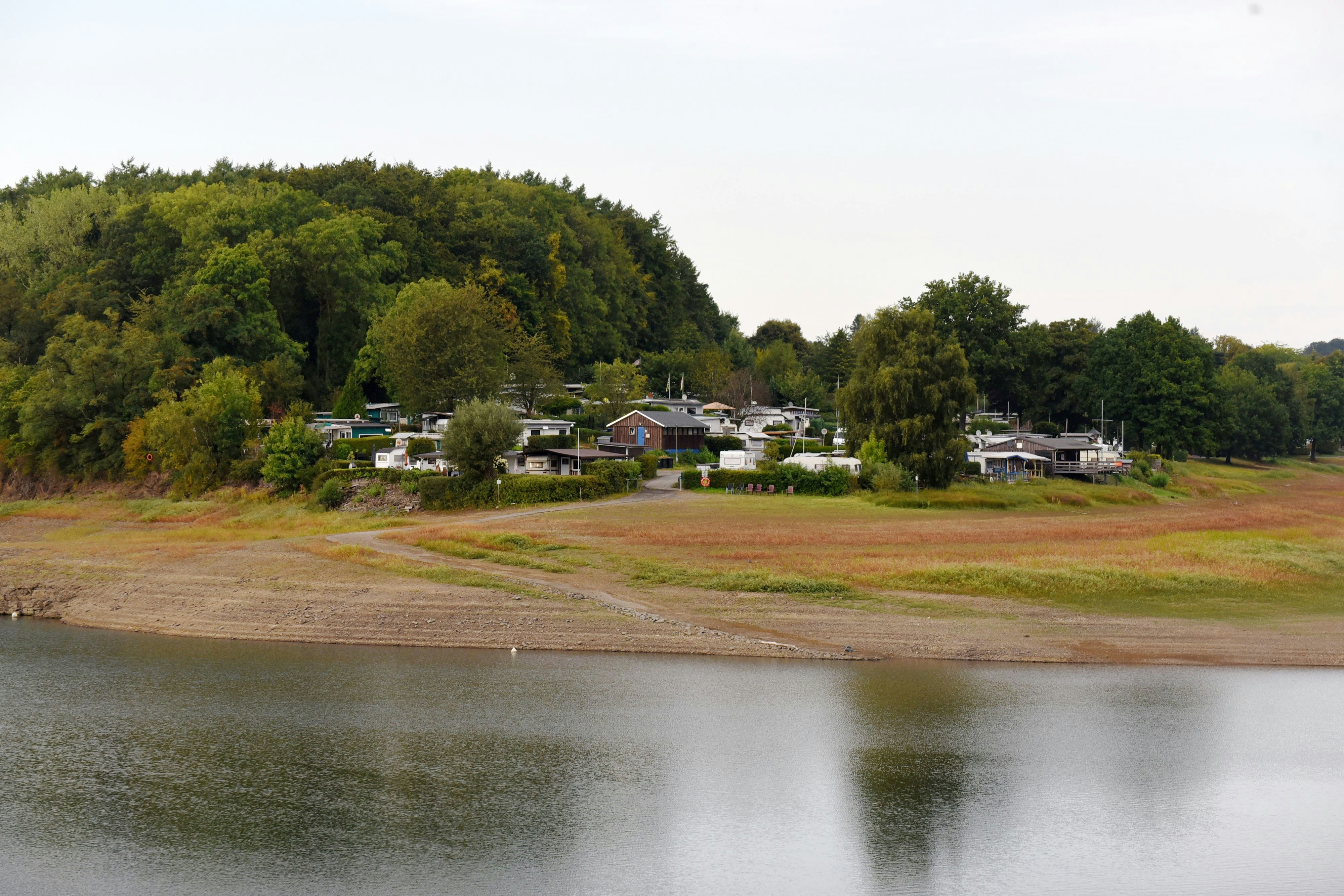 Zu wenig Wasser, kein Geld: Campingplätze an der Bevertalsperre haben ...