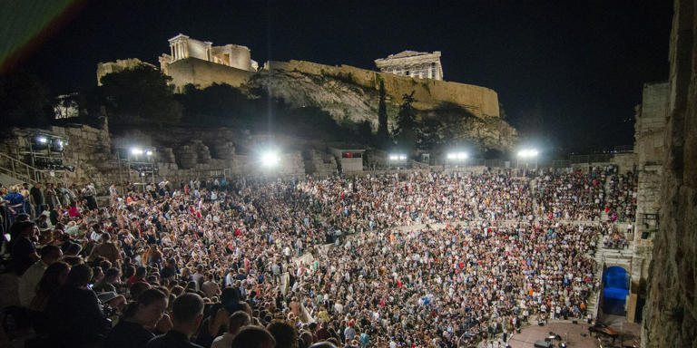 Φωτογραφίες από τη μαγική βραδιά στο Ηρώδειο για τον Μάνο Χατζιδάκι ...