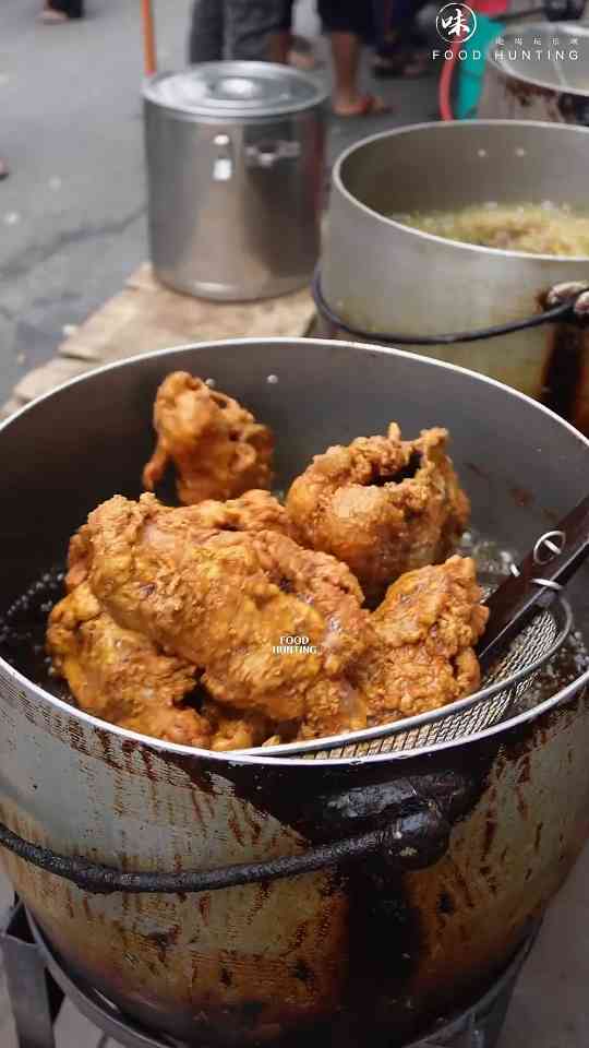 Ayam Goreng Padu – Must-Try Malaysian Street Food at KL Night Market