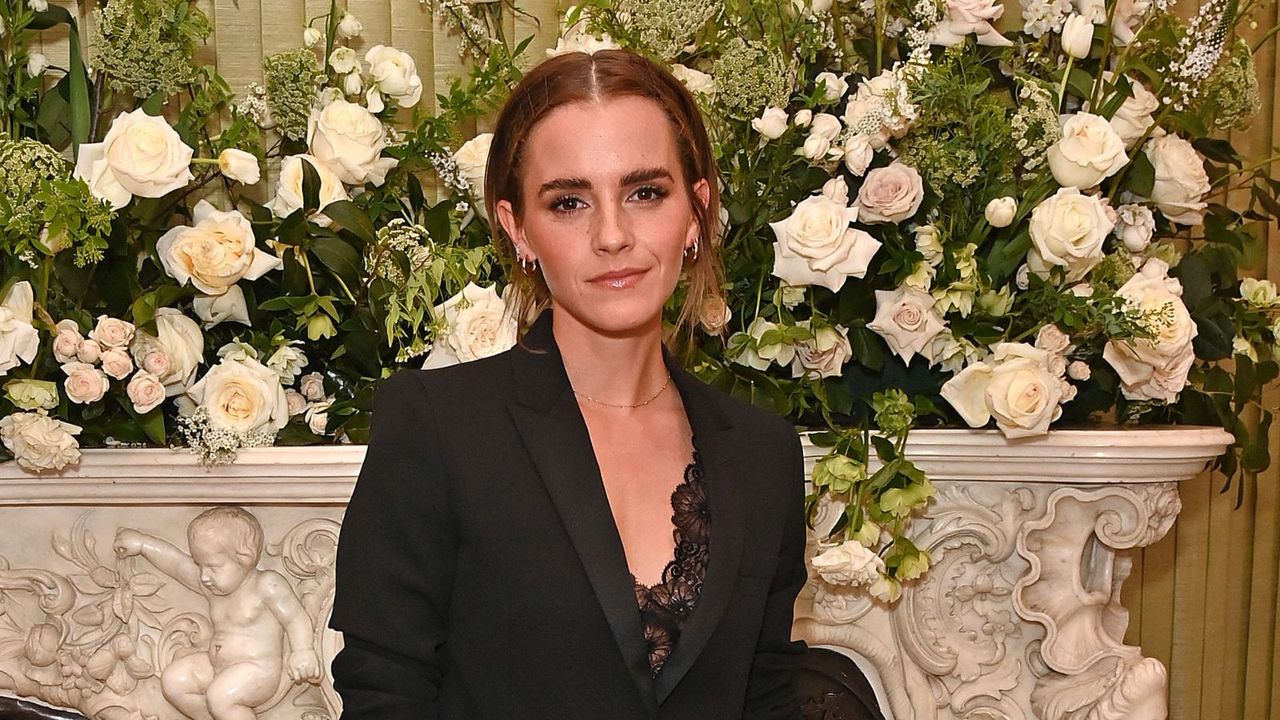 The surprising wellness benefit hidden in Emma Watson’s soft, purple ...
