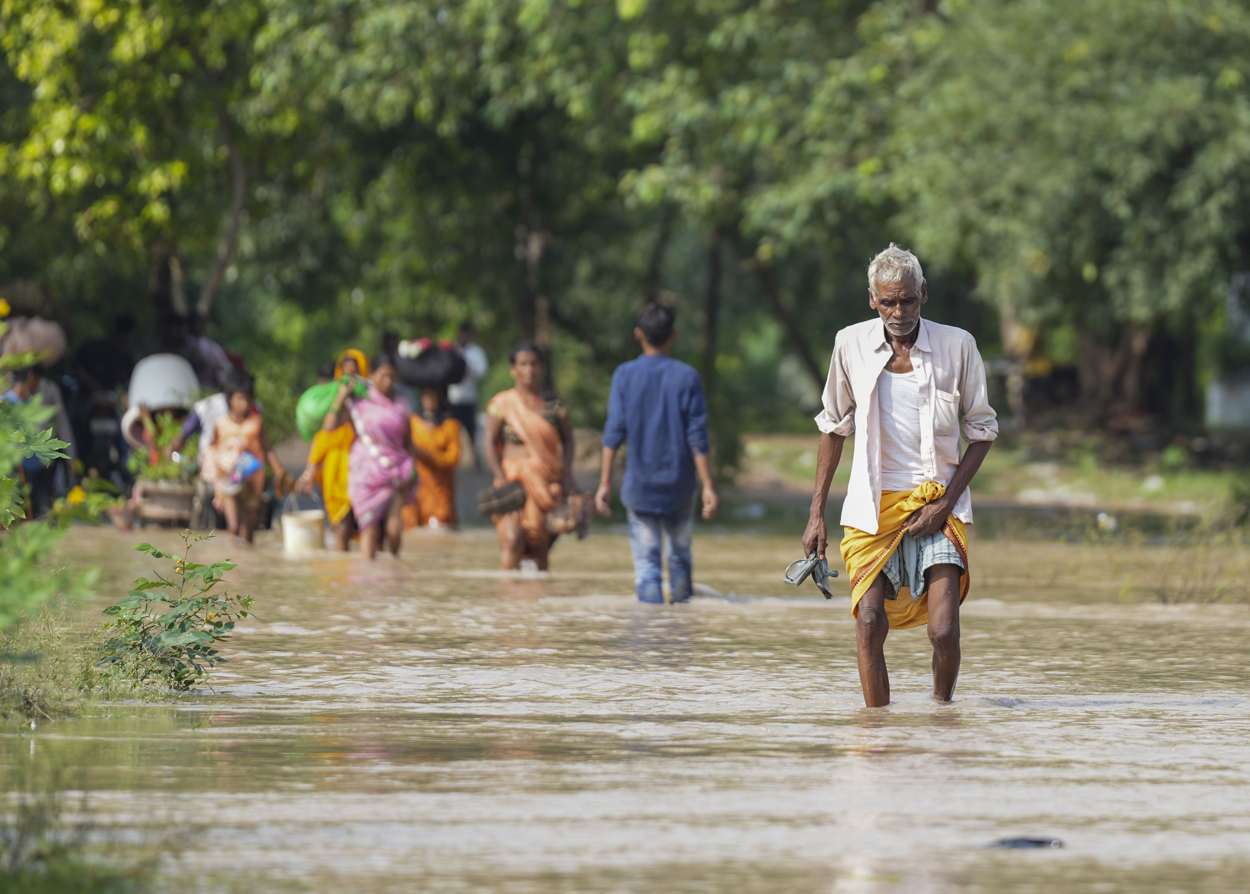 Yamuna level in Delhi continues to rise, evacuation underway