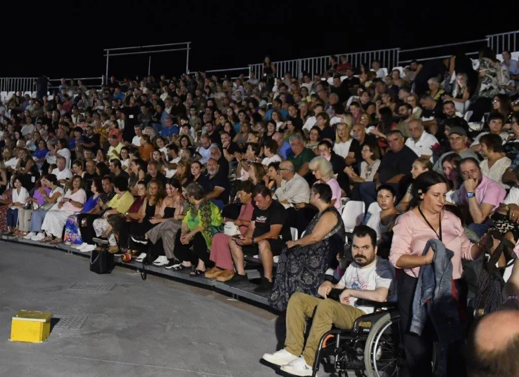 Γέλιο χωρίς όρια: Κρόμπας και Ελευθερίου «υπέγραψαν» το δικό τους ...